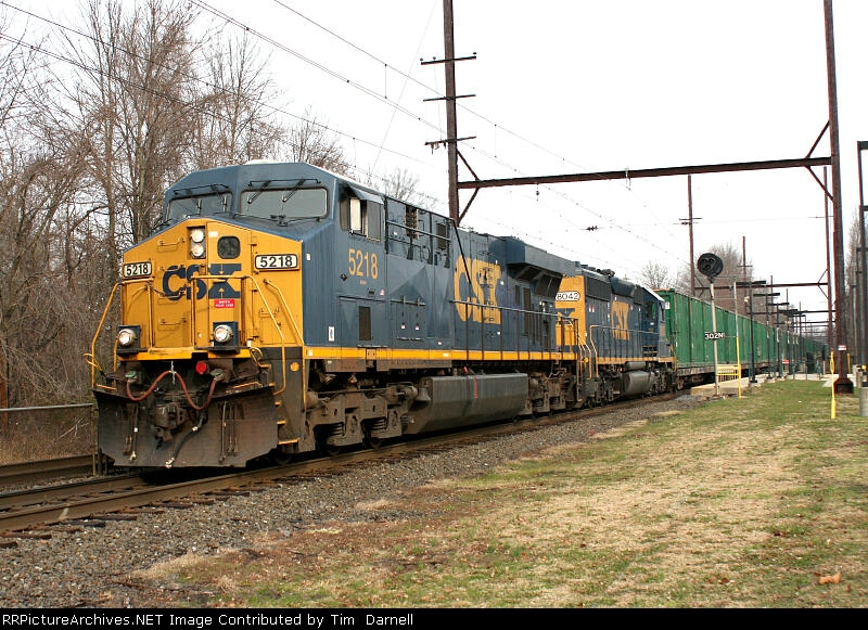 CSX 5218, 8042 on Q703